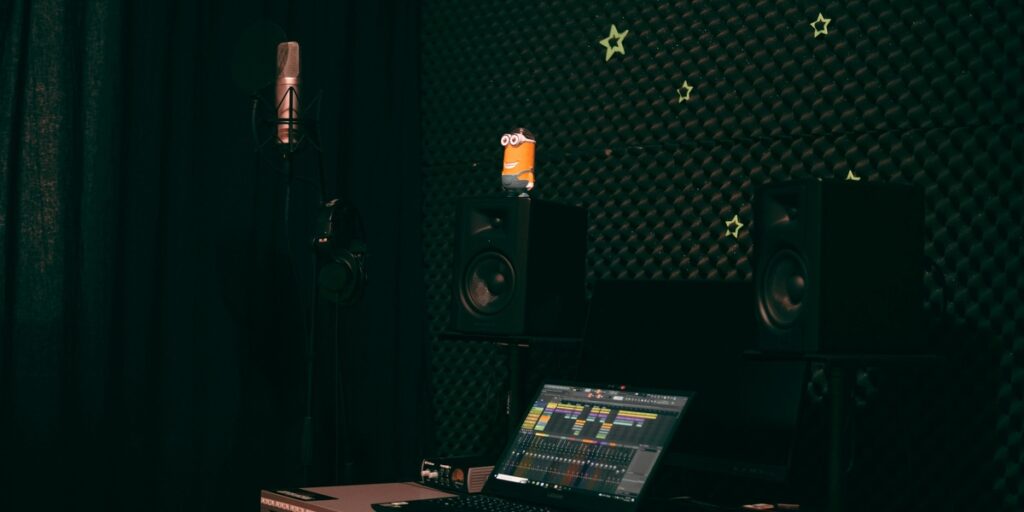 Examples of Sound Waves: The Complete List - 33Science