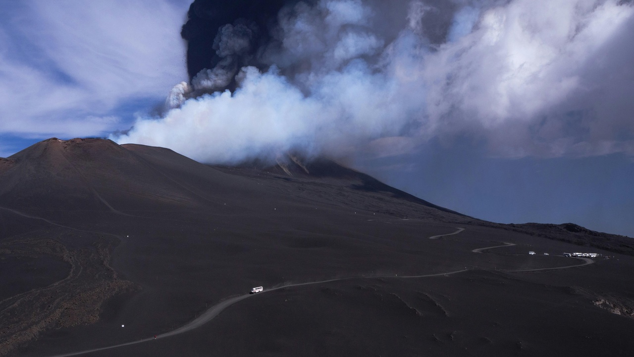 8 Differences Between Volcanoes and Earthquakes - 33Science