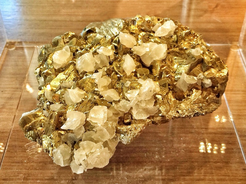 Examples of Sulfide Minerals: The Complete List - 33Science