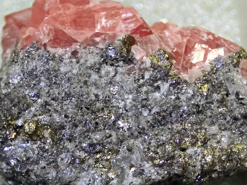 Examples of Sulfide Minerals: The Complete List - 33Science