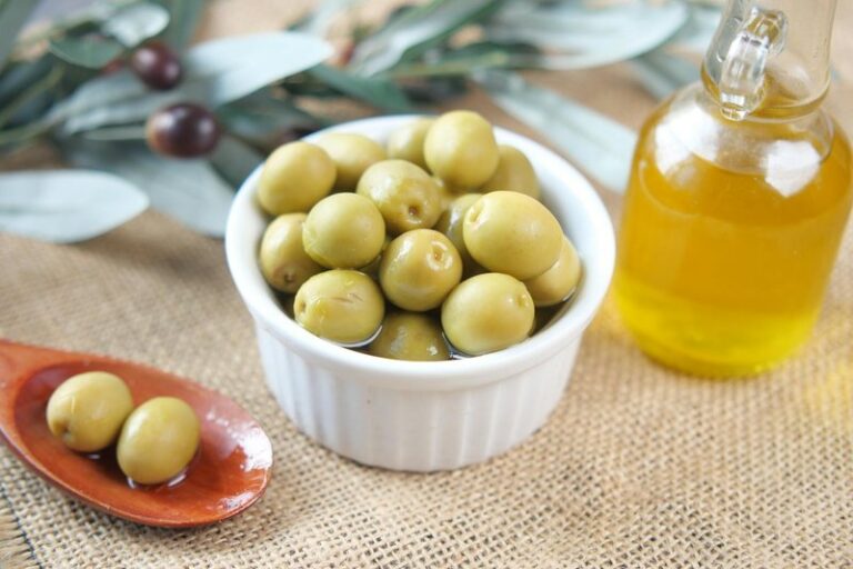 Examples of Healthy Fats: 21 Foods Worth Knowing - 33Science